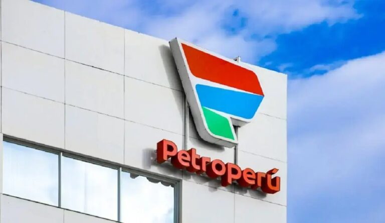 Alejandro Narváez Asume la Presidencia del Directorio de Petroperú