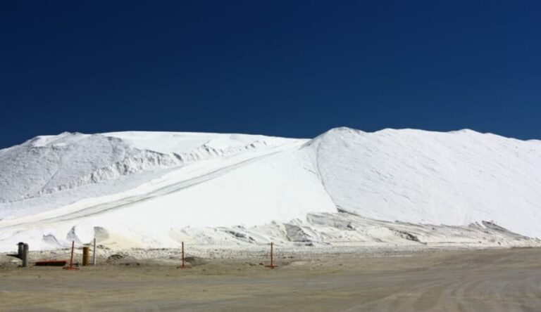 Rio Tinto invertirá $2,500 millones en nueva mina de litio en Argentina ...